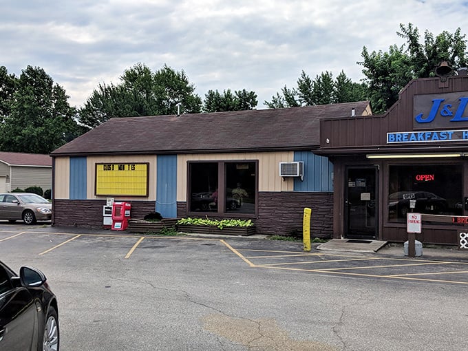 J & L Breakfast House (Marion): Where parking spots fill before sunrise! The early crowd knows J & L's golden hash browns and fluffy omelets are worth setting the alarm for.