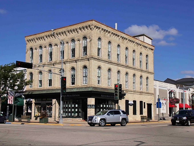 Lake Geneva's streets offer that perfect blend of small-town charm and upscale boutiques &ndash; like Mayberry with a fashion upgrade.