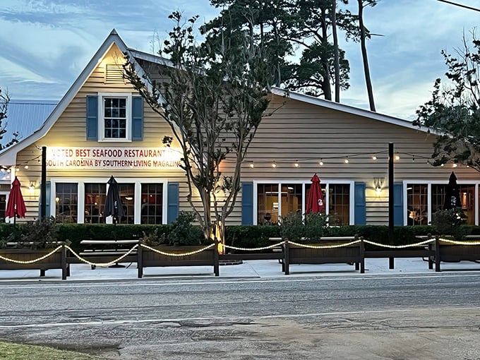 Sunshine yellow walls and ocean blue shutters &ndash; Lee's color scheme is as appetizing as their legendary hush puppies!