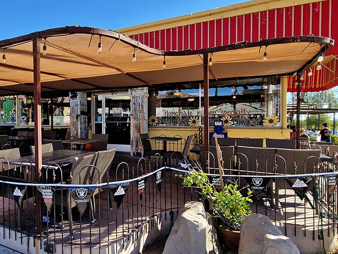 Southwest Diner (Patio): Desert dining perfection. This shaded patio transforms ordinary eggs into a breakfast experience worth writing home about.
