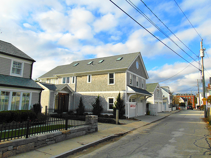 Stroll down Main Street in Stonington where charming storefronts welcome you without emptying your wallet. Small-town prices, big-town character!