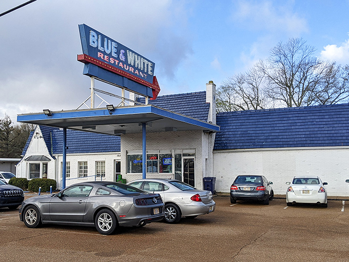 The Blue & White's vintage sign has been guiding hungry travelers to breakfast nirvana since the days when cars had fins and gas was cheap.