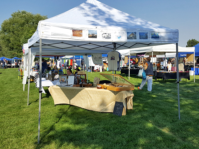 Where artists and farmers unite! This Twin Falls market transforms an ordinary field into Idaho's most delicious outdoor gallery.