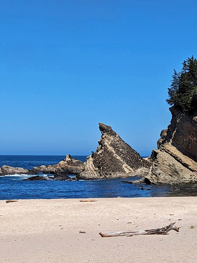 Simpson Beach's protected cove offers a rare calm spot on Oregon's typically dramatic coastline&mdash;Mother Nature's version of a gentle hug.