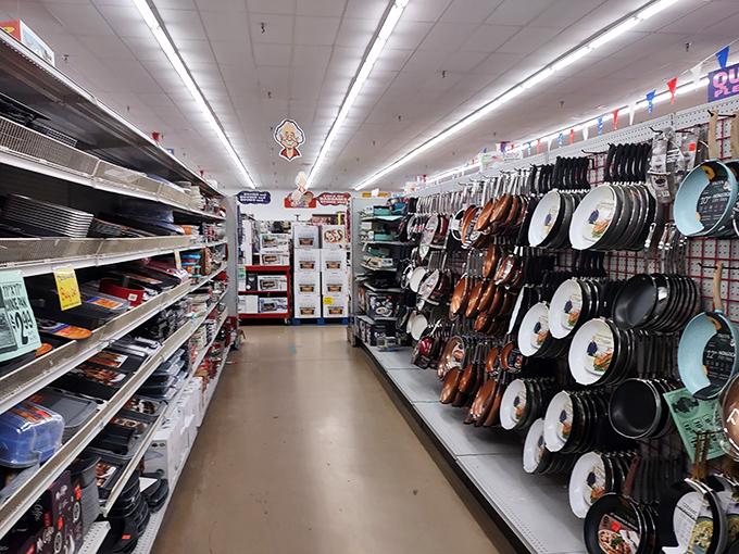 Cookware paradise! Where amateur chefs and kitchen veterans alike can outfit their culinary battlestations with enough pans to tackle any recipe challenge.