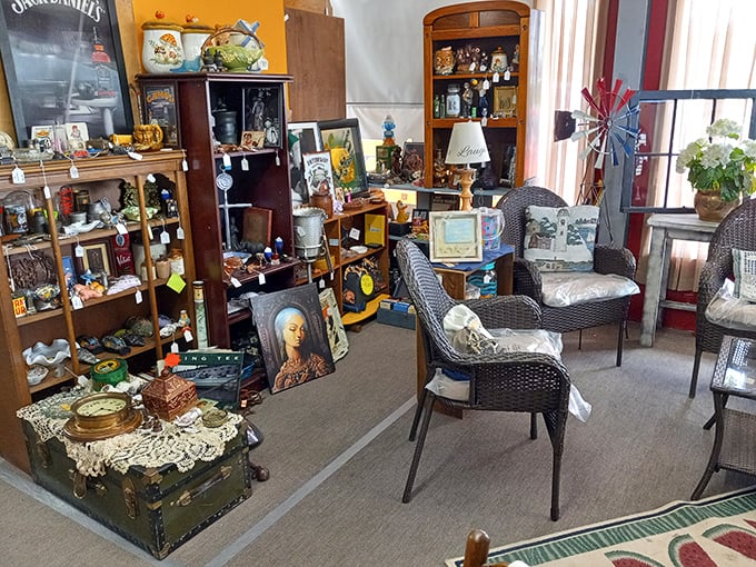 Living room vignettes that tell stories of families past. I'm convinced that wicker chair has heard more dinner conversations than most therapists.