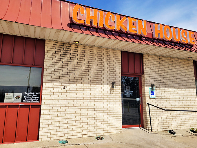 The Chicken House in Olpe proves that sometimes the tastiest treasures hide in plain sight &ndash; just follow that brick path to crispy nirvana.