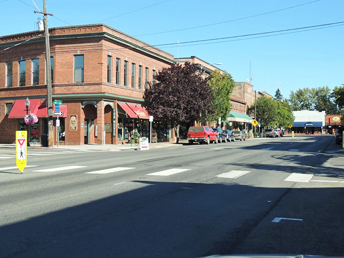 Sandpoint's wide streets and mountain vistas combine to create that "I could live here" feeling within five minutes of arrival.