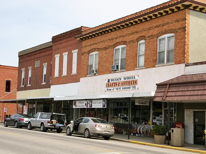 Where horse-drawn buggies and handcrafted wonders remind us that slow and steady wins the charm race.