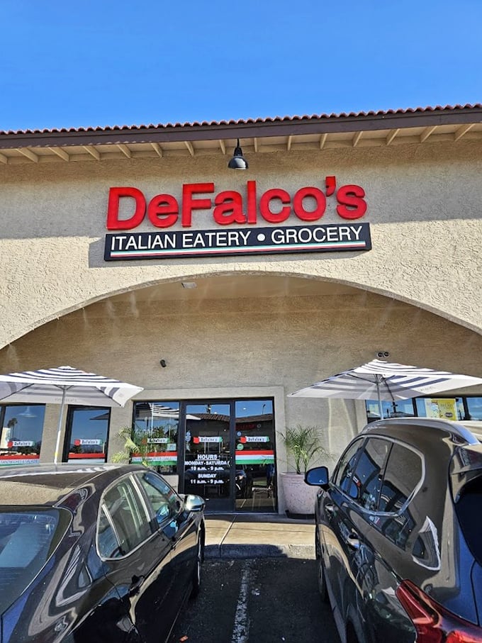 DeFalco's: That "Italian Eatery &bull; Grocery" sign might as well read "Abandon Diet All Ye Who Enter Here."
