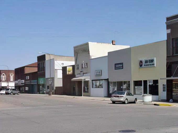 A postcard-perfect main street in Jefferson where your retirement dollars go the distance. Norman Rockwell would feel right at home.