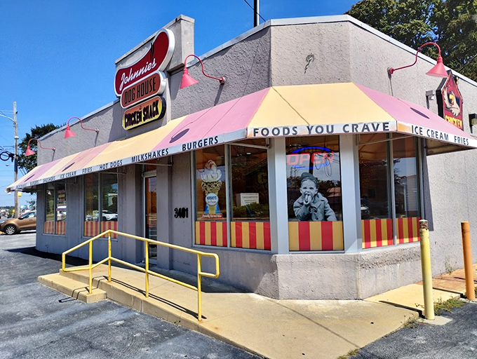 Where ice cream meets fried chicken – the culinary equivalent of finding out your favorite teacher also plays in a rock band.