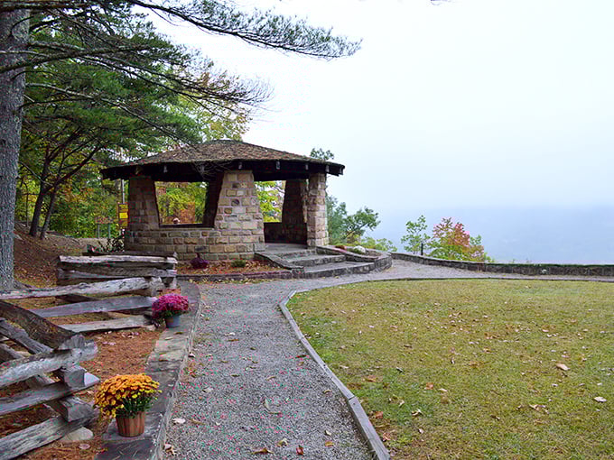 Mountain views that'll make your heart skip a beat. Kingdom Come serves up vistas so beautiful they should charge admission. 