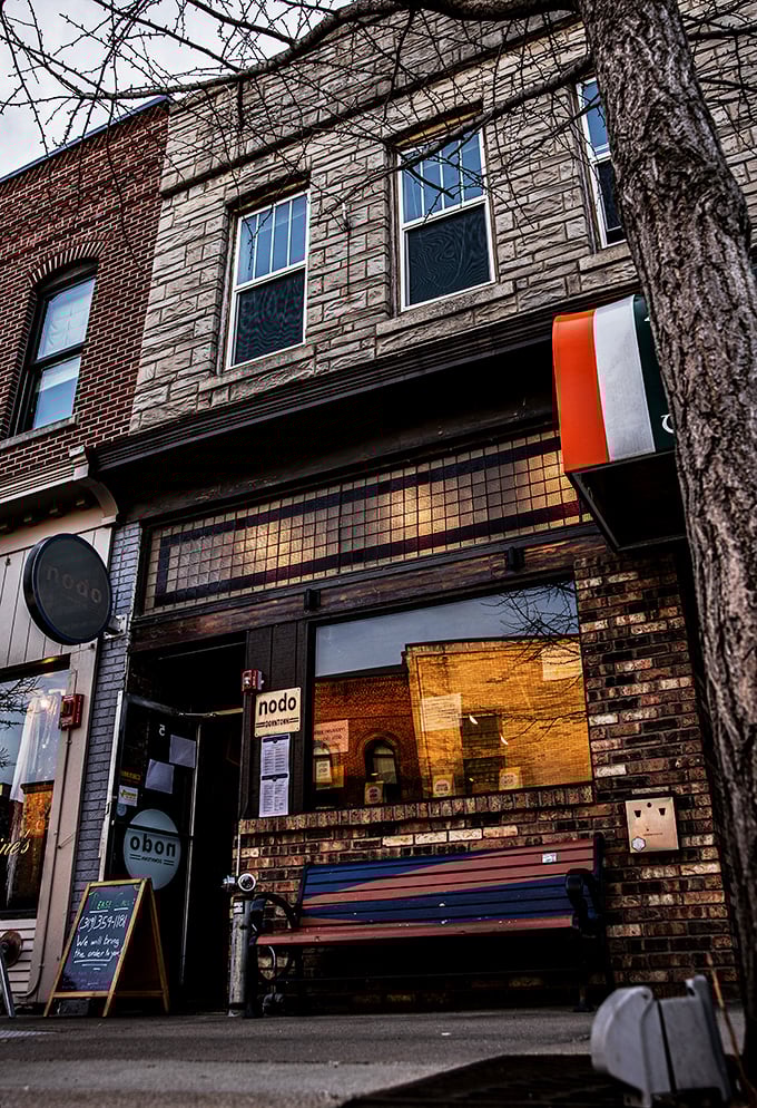 As dusk settles, Nodo's warm glow beckons like a lighthouse guiding hungry ships safely to sandwich harbor.