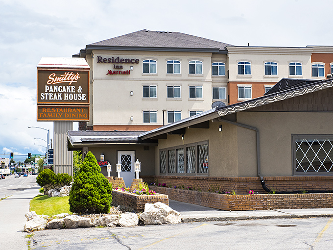 The Pancake & Steak House combo is like breakfast's greatest hits album. Smitty's modest exterior holds more morning meal magic than meets the eye.