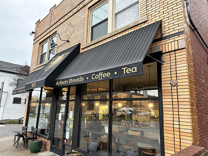 Big windows and bigger flavors &ndash; Wiltshire's inviting fa&ccedil;ade promises the kind of sandwiches worth crossing town for.