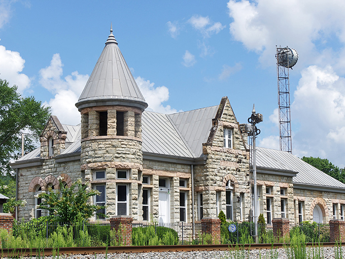 The Fort Payne Depot Museum stands as a limestone testament to history. This architectural gem houses stories of the region's past, from Native American artifacts to industrial boom times.