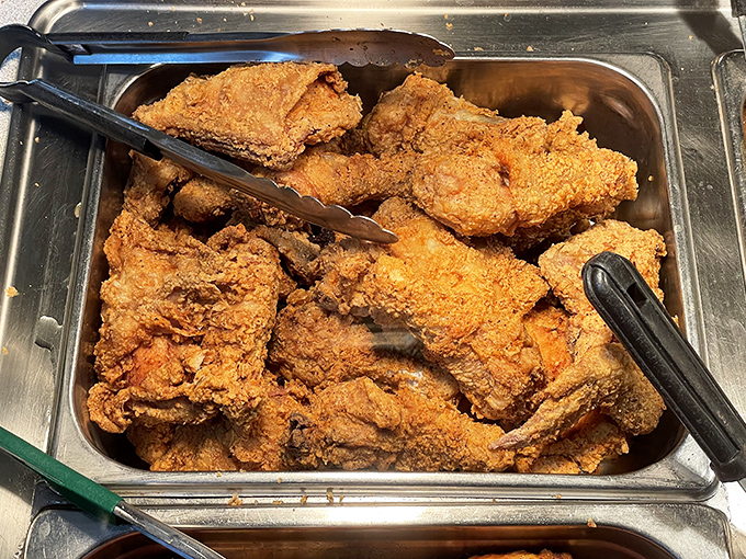 Golden-brown fried chicken that looks like it just posed for its Southern food passport photo. Crispy, juicy, and unapologetically traditional—no food stylist required.