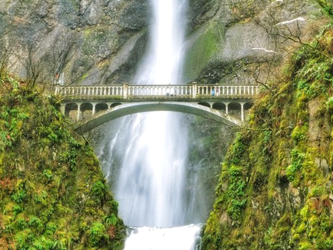 The Gordon House proves Frank Lloyd Wright could make architecture organic before "organic" was cool &ndash; horizontal lines echoing the landscape in perfect harmony. 