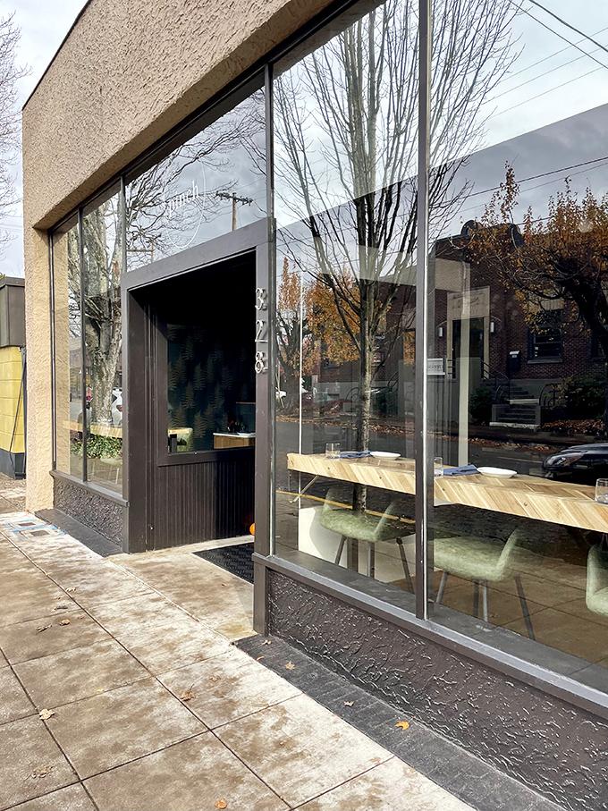 Pinch's minimalist exterior hides maximum flavor potential. Like finding a Michelin experience tucked into your favorite neighborhood corner. 