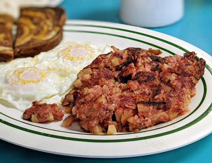 Behold the star attraction: Dagwood's legendary corned beef hash. Those crispy edges and tender chunks of corned beef aren't just breakfast&mdash;they're edible therapy for whatever ails you.