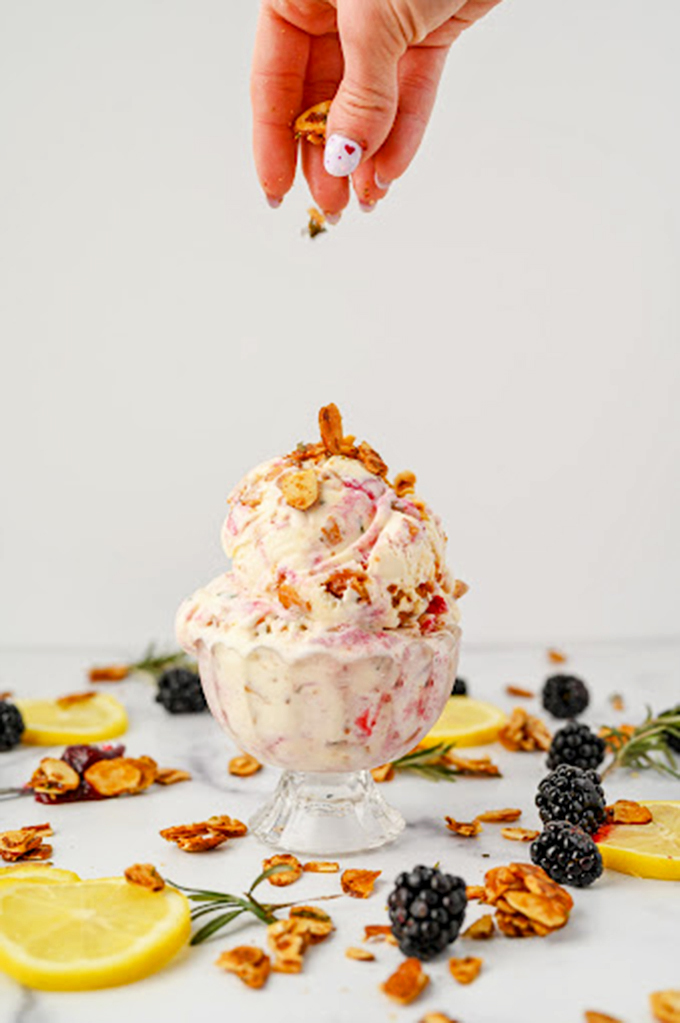 
Two scoops of heaven nestled in a simple bowl&mdash;proof that sometimes life's greatest pleasures don't need fancy packaging.