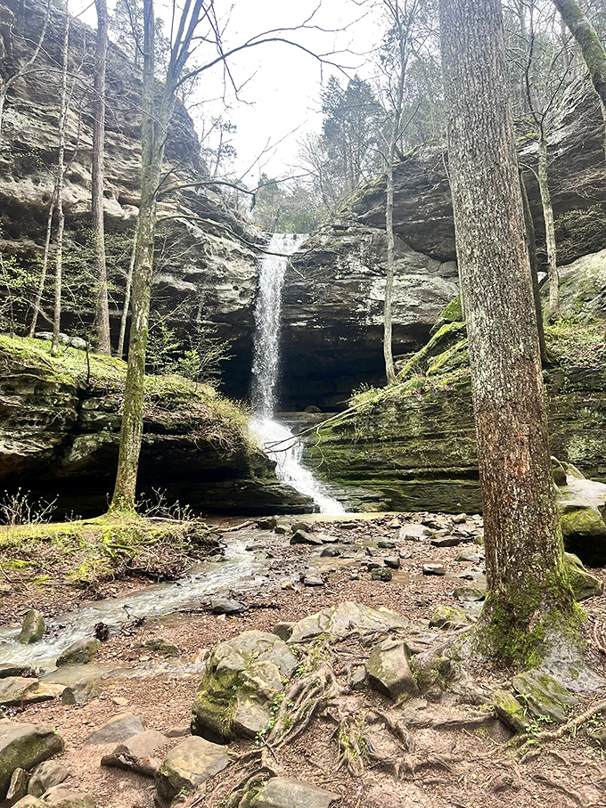 The main attraction delivers its performance without fanfare&mdash;just pure, mesmerizing beauty cascading down ancient stone walls that have seen millennia pass.