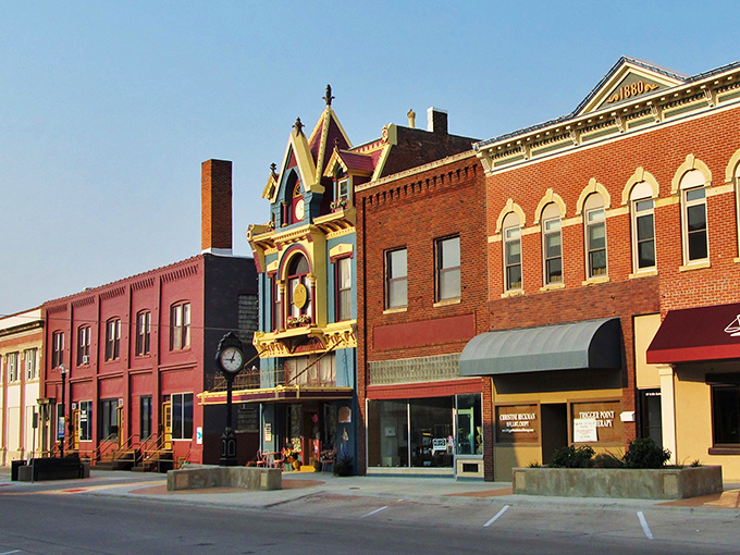 Beatrice's mix of architectural styles creates a downtown with personality and panache. History with a dash of modern convenience!