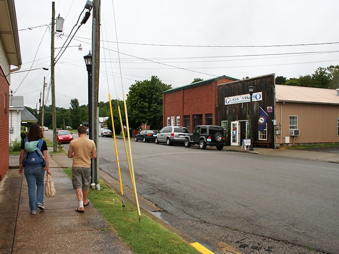 Berea's artistic spirit shines through its well-preserved buildings, where creativity has found a home among the Appalachian hills.