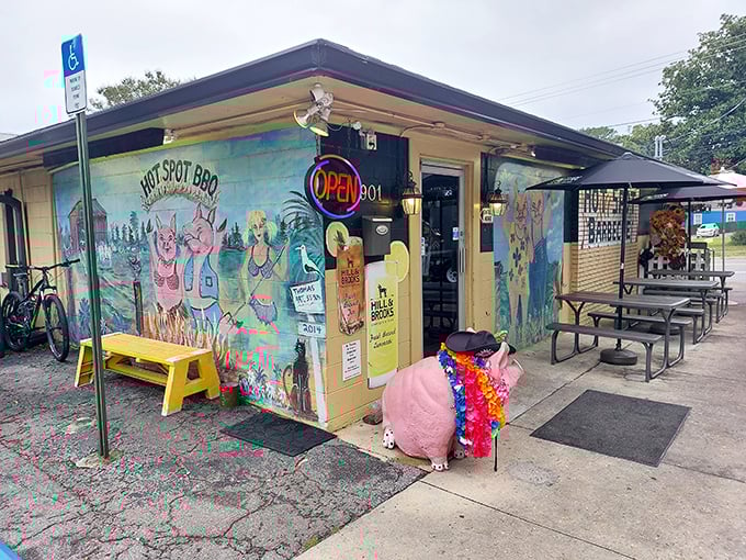 Hot Spot's colorful pig murals telegraph exactly what they do best &ndash; create barbecue magic in this tiny Pensacola treasure.