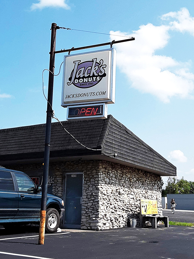 Jack's Donuts: This stone cottage looks like where donut elves might live. Half-expected to see Keebler's competition inside!