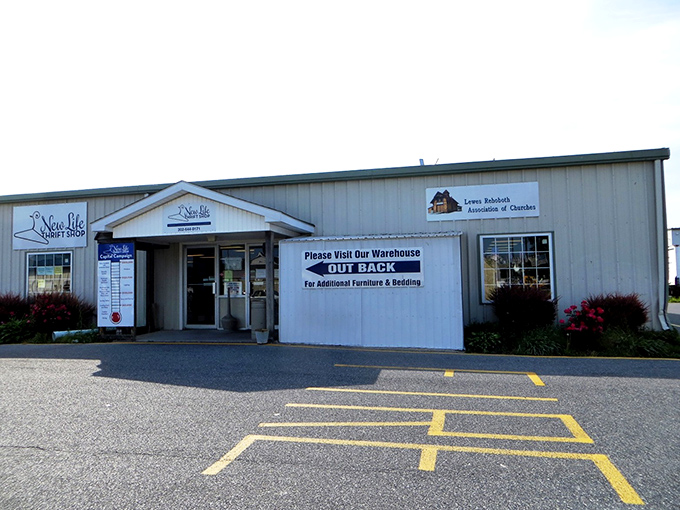New Life's charming farmhouse-style entrance promises a more organized treasure hunt than your average thrift store.