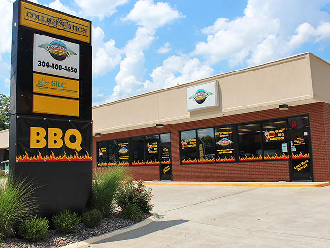 That black and yellow checkered floor says "we're serious about BBQ" without saying a word.