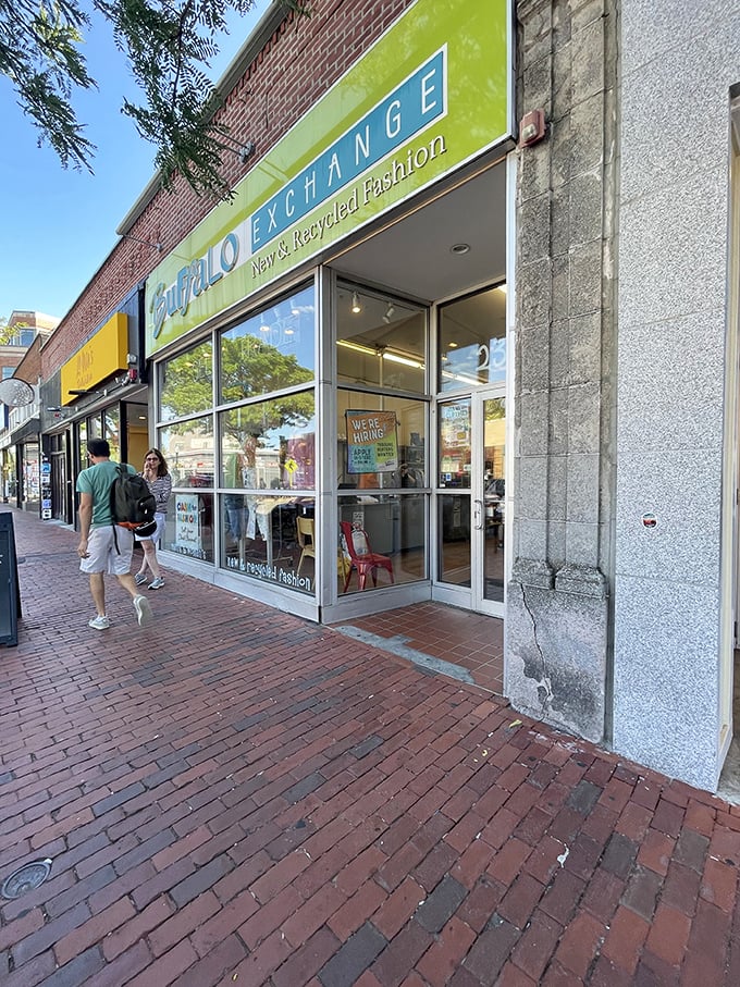 Brick sidewalks lead to fashion gold at this Buffalo Exchange, where yesterday's trends find tomorrow's owners.