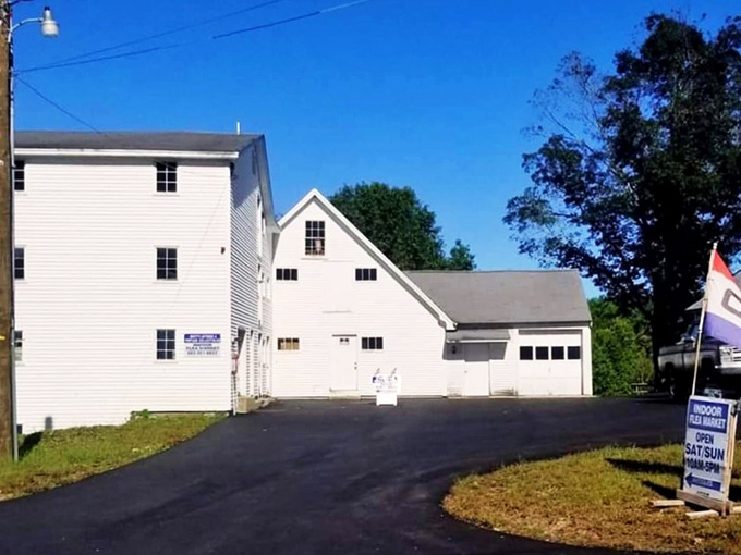 Winter-proof antiquing at its finest. Rusty's interior holds more stories than your grandfather after his third cup of coffee.