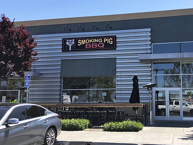 Smoking Pig BBQ: The name doesn't lie! This unassuming spot takes its smoking duties very seriously, and your taste buds reap the rewards.