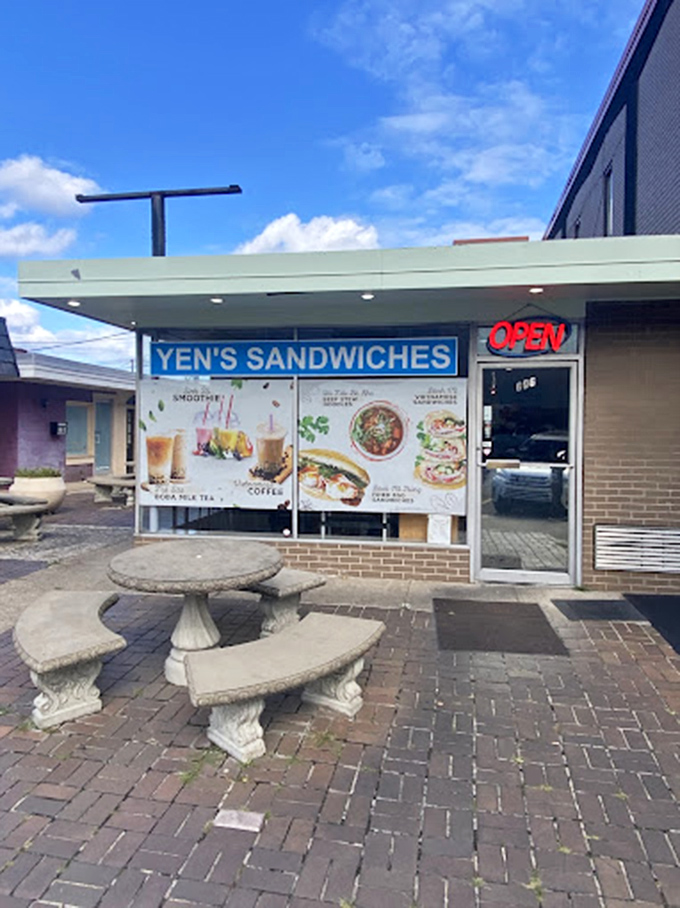 That stone table outside Yen's has witnessed countless first bites followed by the universal "mmm" of sandwich discovery.