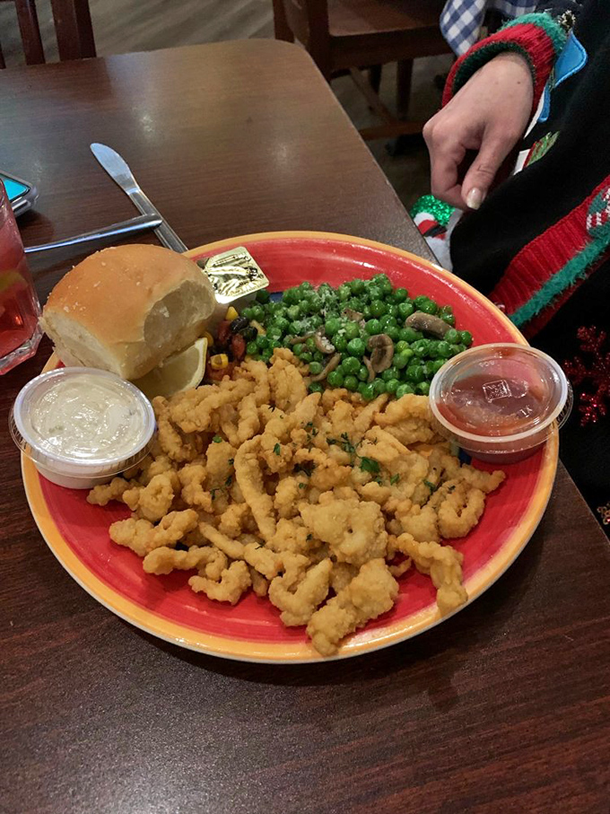 Seafood this good in Missouri feels like finding buried treasure – golden-fried clam strips that would make New Englanders do a double-take.