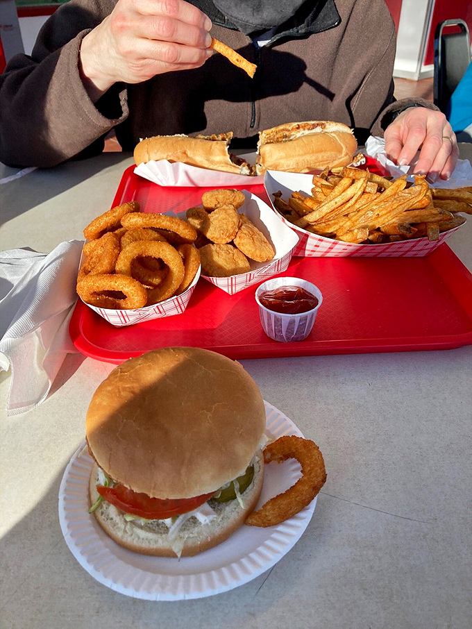 The cheeseburger at Joe's doesn't need filters or fancy descriptions&mdash;just your full attention and a stack of napkins standing by.