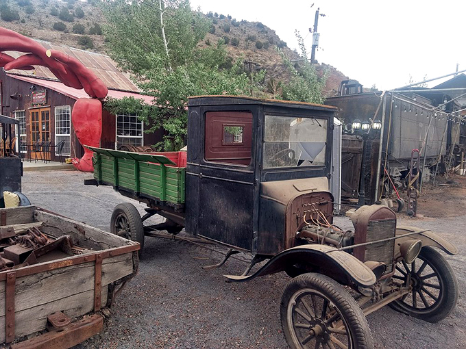 This vintage truck isn't waiting for a AAA membership&mdash;it's proudly displaying its retirement status as a piece of Madrid's coal mining heritage.
