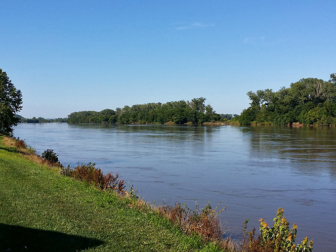 The mighty Missouri River flows past Atchison's shores, offering peaceful views that cost nothing but deliver priceless moments of tranquility.