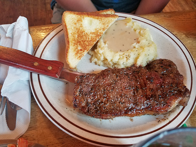 Simplicity perfected: a properly cooked steak, creamy mashed potatoes, and toast that knows its supporting role. Some relationships are just meant to be.
