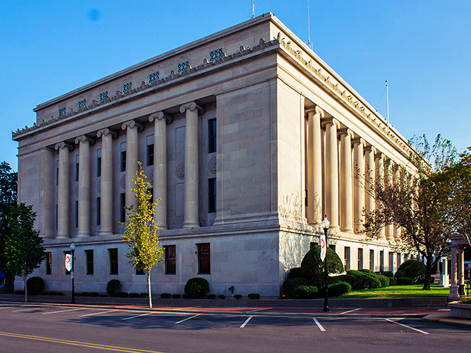 Columns that could make a Roman emperor jealous guard this magnificent courthouse, El Dorado's answer to neoclassical grandeur.
