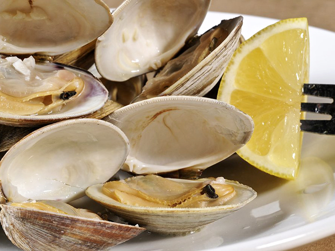 Empty clam shells tell the most satisfying story&mdash;a brief, delicious relationship that ended all too soon but was worth every moment. 