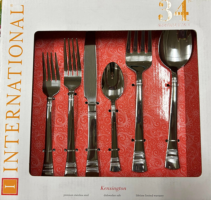 Elegant flatware that looks like it belongs in a fancy restaurant but priced so you can actually afford to host that dinner party.