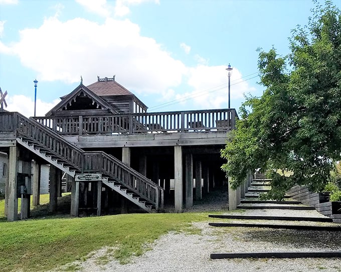 Indiana's answer to the Trevi Fountain, minus the crowds and coins. This observation deck offers the perfect vantage point for waterfall gazing.