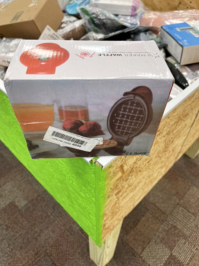 Breakfast game-changer alert! This waffle maker promises weekend mornings filled with golden, crispy perfection without the brunch line wait.