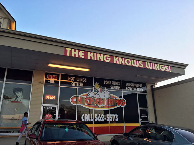"The King Knows Wings" isn't just clever marketing&mdash;it's the gospel truth at this Little Rock institution.
