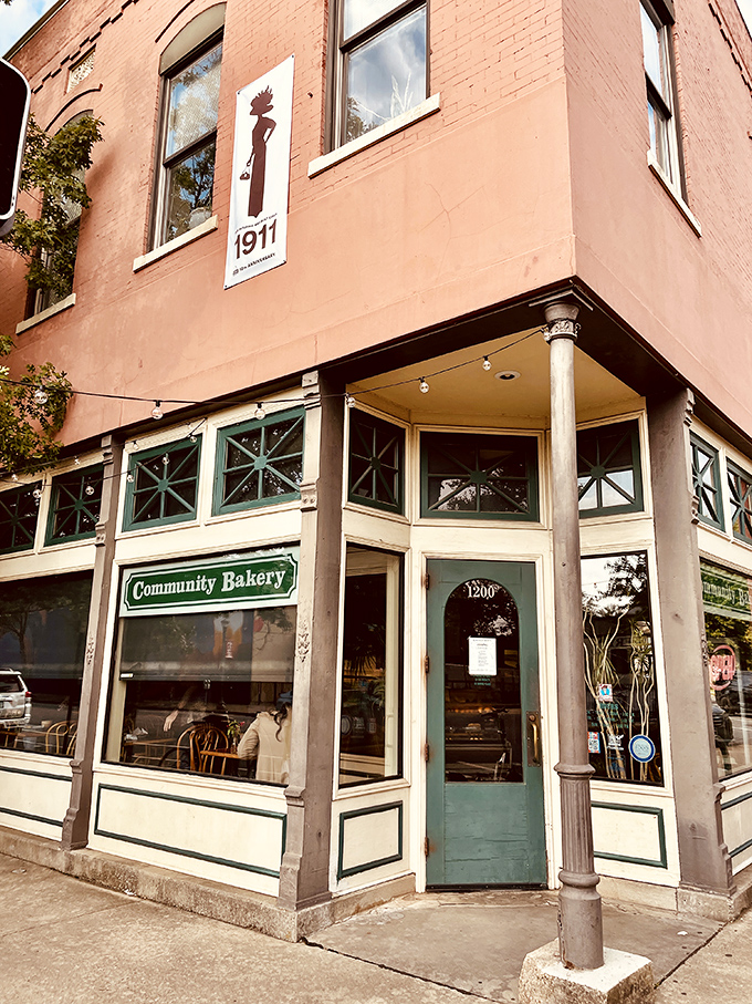 Community Bakery's historic corner building has witnessed generations of Little Rock residents falling in love—with pastries, at least.