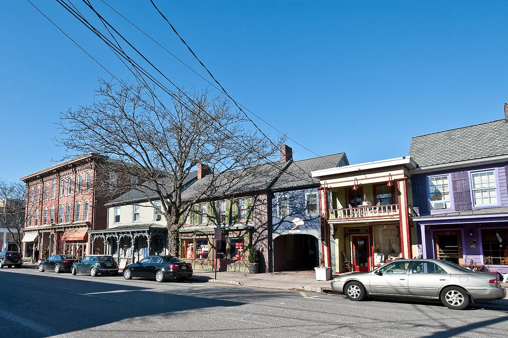 These colorful storefronts look like they're having a friendly competition for "Most Charming Building." And we're all winners! 